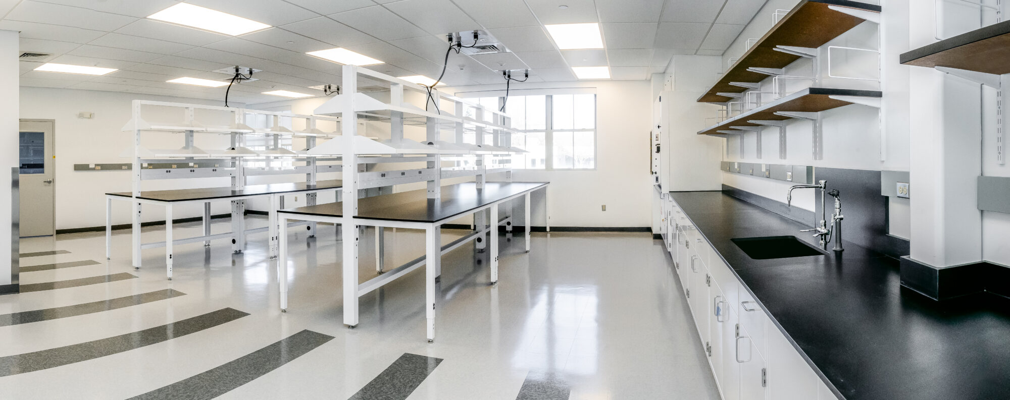 4 Research Drive Laboratories – Babbidge Construction